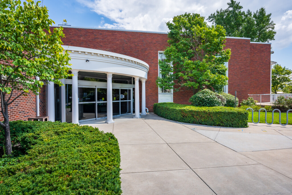 Maumee – Toledo Lucas County Public Library – TLCPL